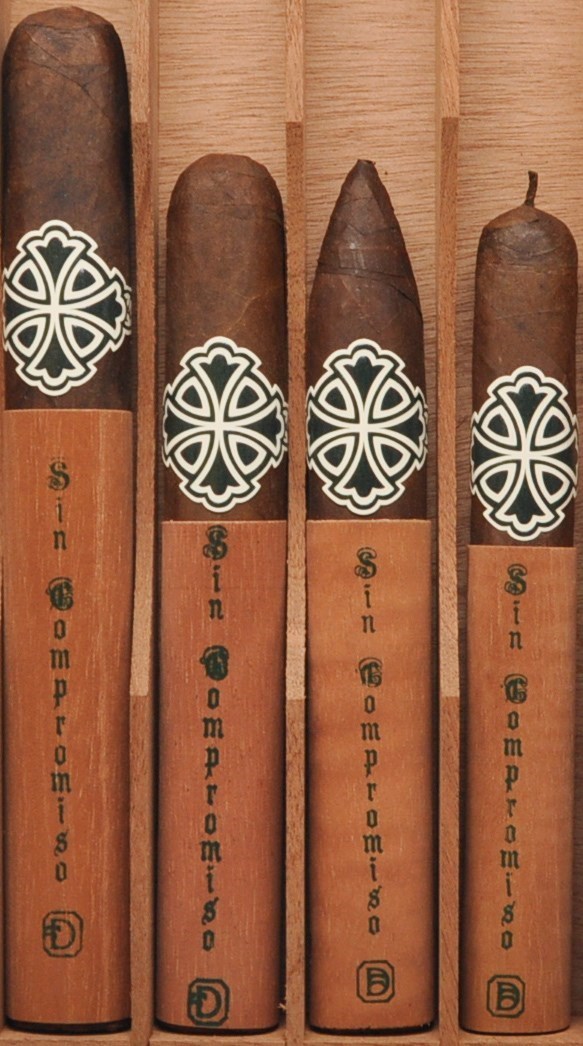 Buy Sin Compromiso Seleccion Sampler by Dunbarton Tobacco Online at Small Batch Cigar | Best ...
